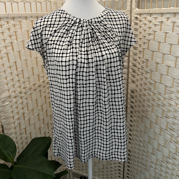 Worthington | Tops | Contemporary Blouse With Black White Box Design ...
